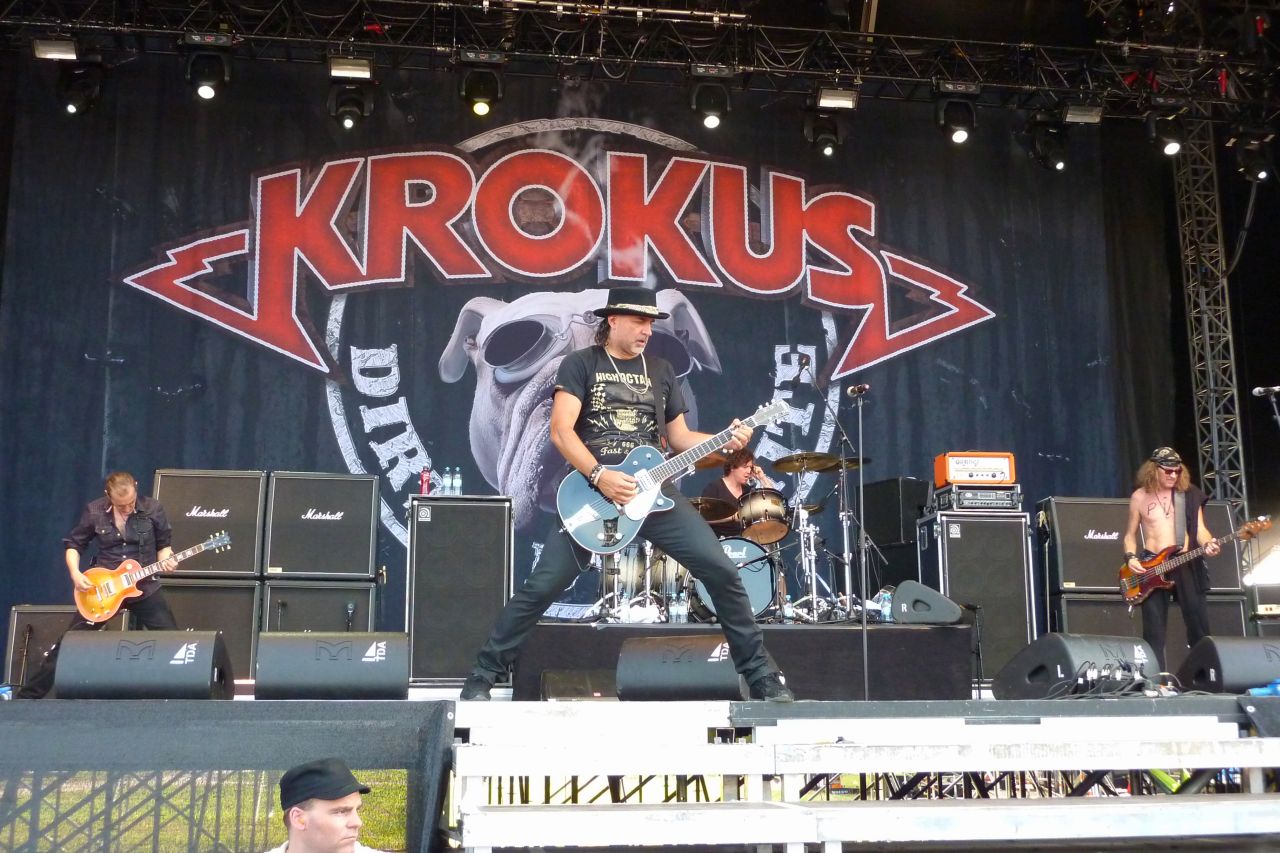 Krokus - Long Stick Goes Boom: Live From Da House Of Rust Review • metal.de