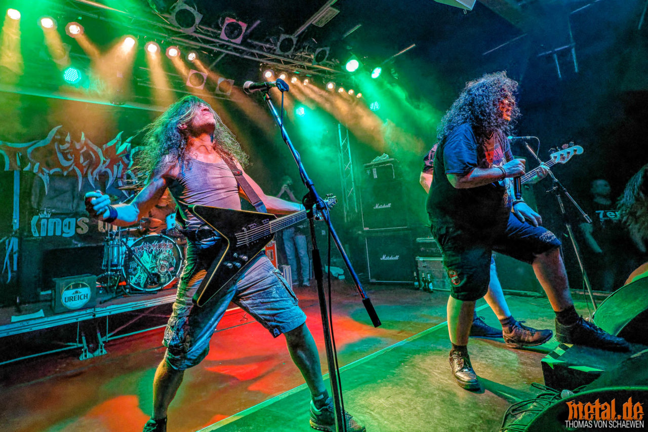 TANKARD - die Review zu "One Foot In The Grave" auf metal.de