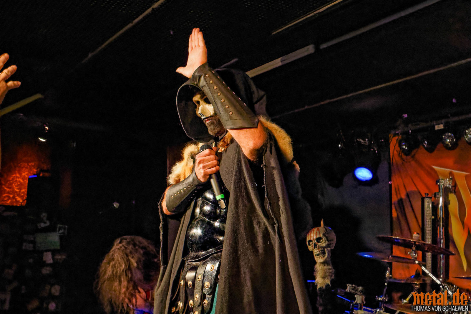 Warkings - Revolution • die Review zum neuen Album auf metal.de