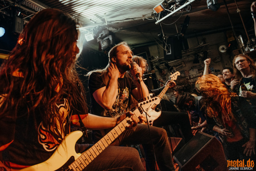 Riot City - Electric Elite Review • metal.de