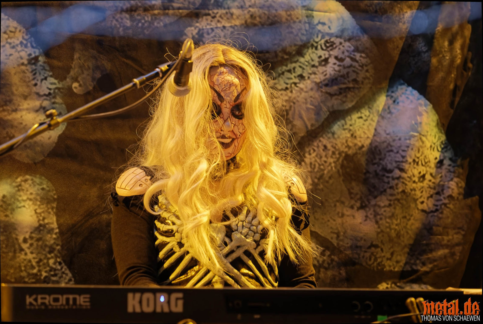 Lordi - The Masterbeast From The Moon Review • metal.de